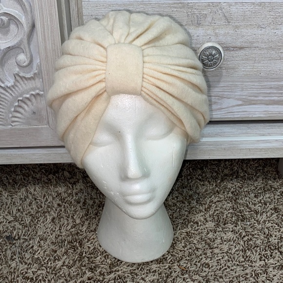 Vintage | Accessories | Vintage Shillito Rikes Rabbit And Wool Turban ...